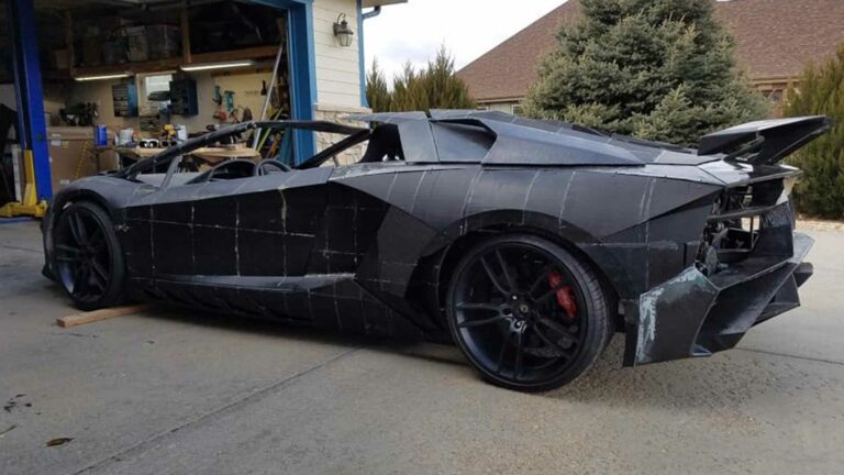 Lamborghini Aventador Being 3D Printed by Father and Son